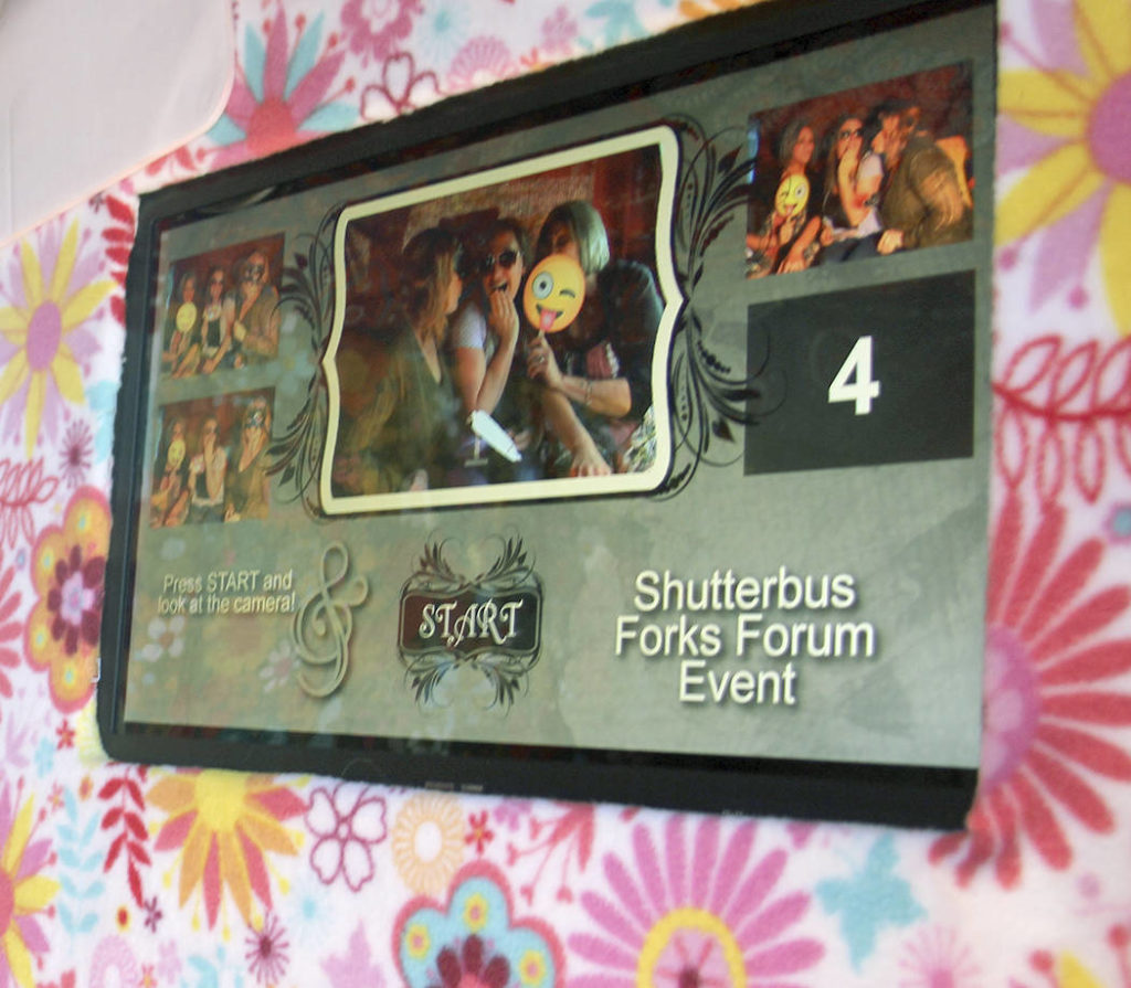 Outta sight …mobile photo booth! | Forks Forum