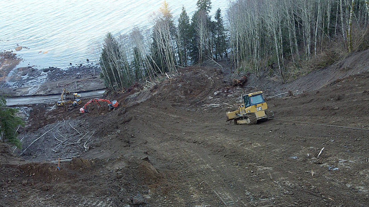SR 112 Slide clean up continues | Forks Forum